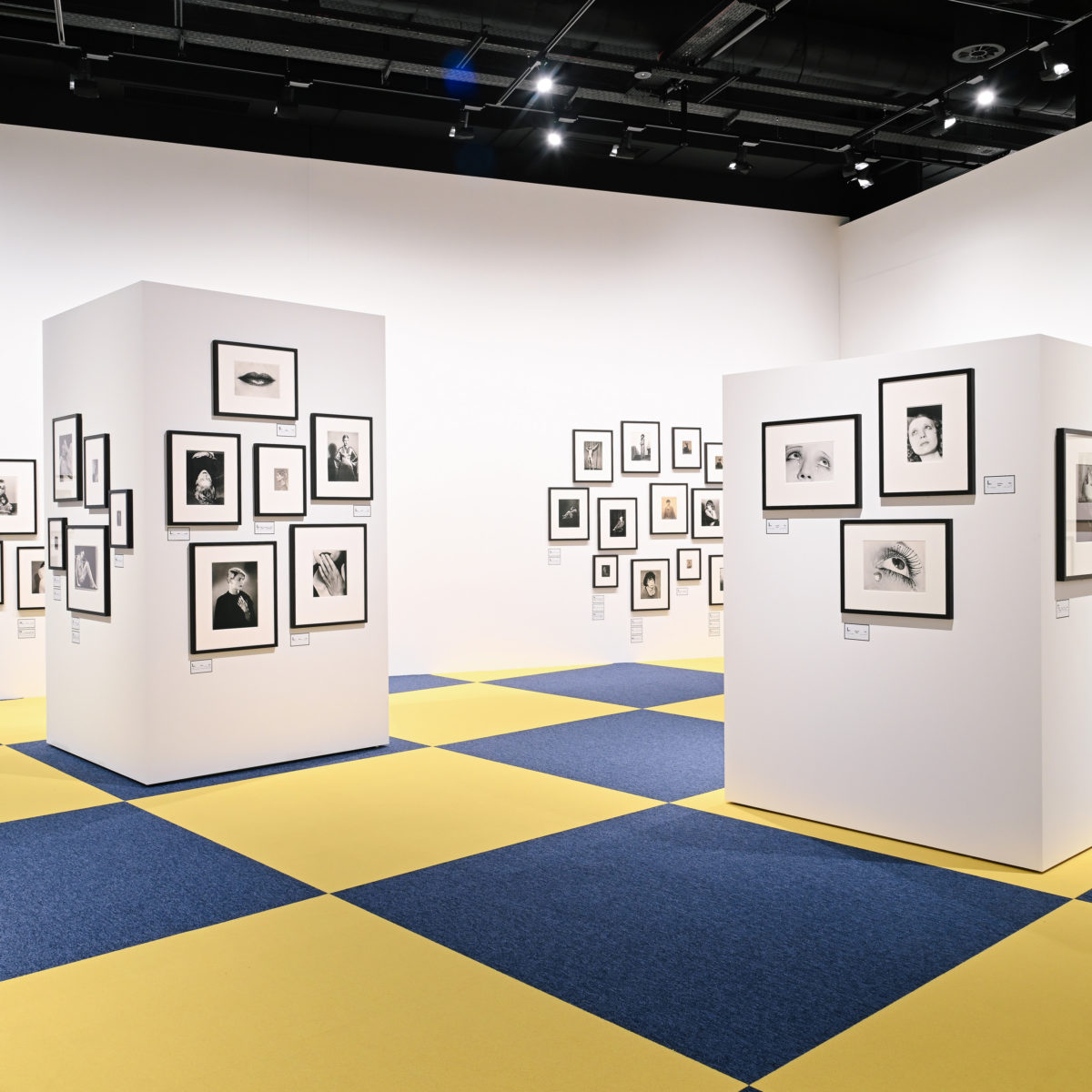 Man Ray - Photo Elysée